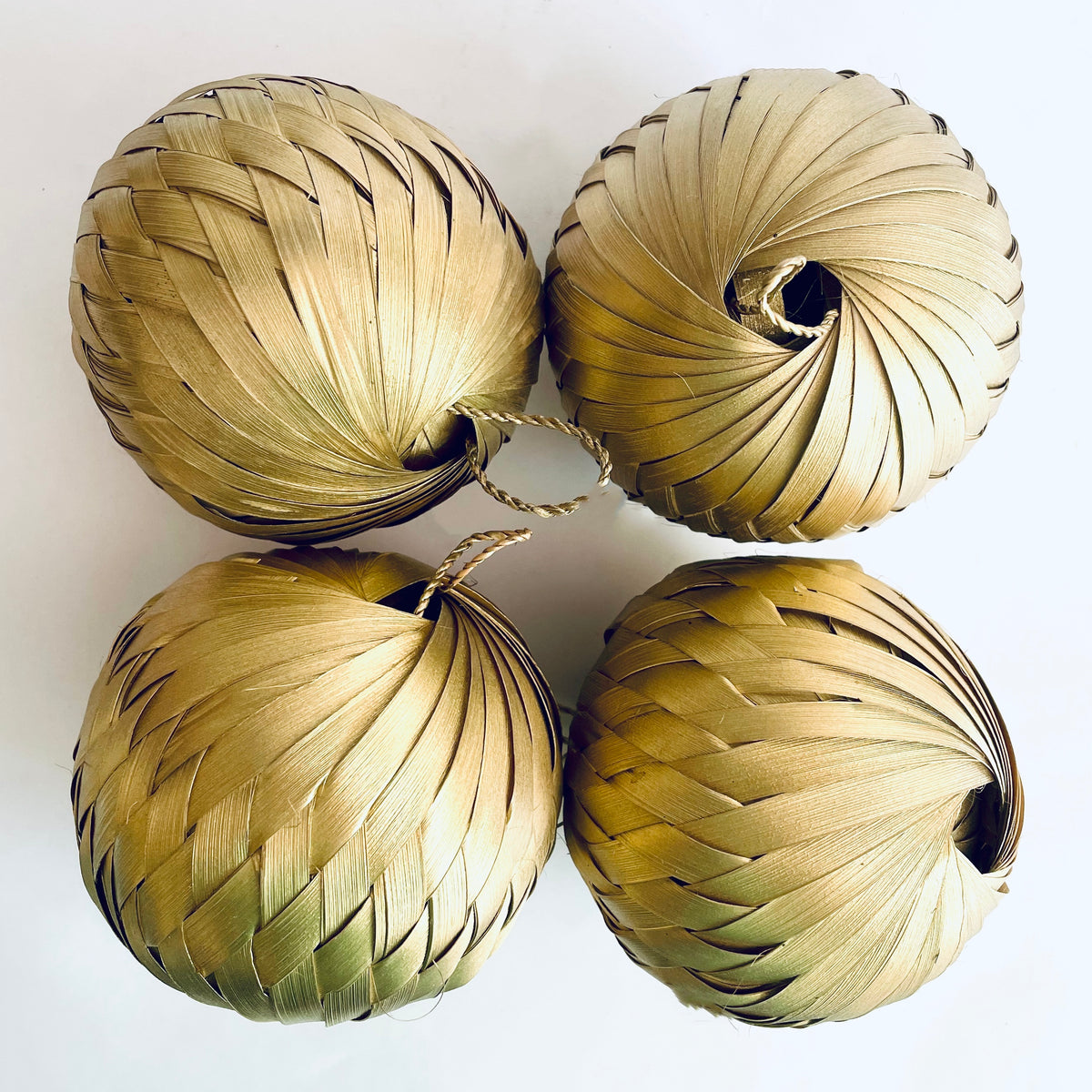 Palm Fiber Ornamental Sphere - Gold — Mexico1492