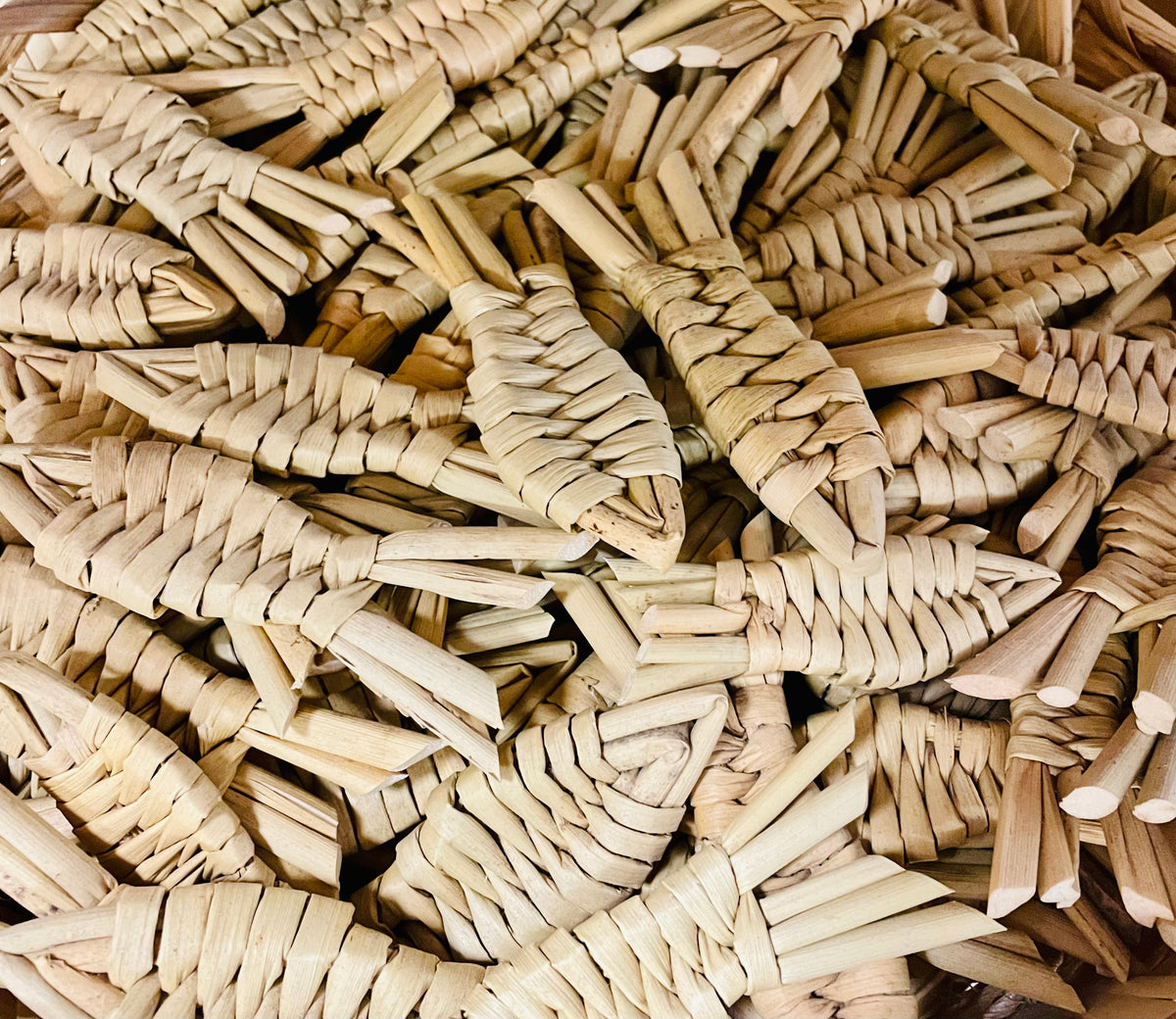 Tule Fiber Fish - Pack of 12 — Mexico1492